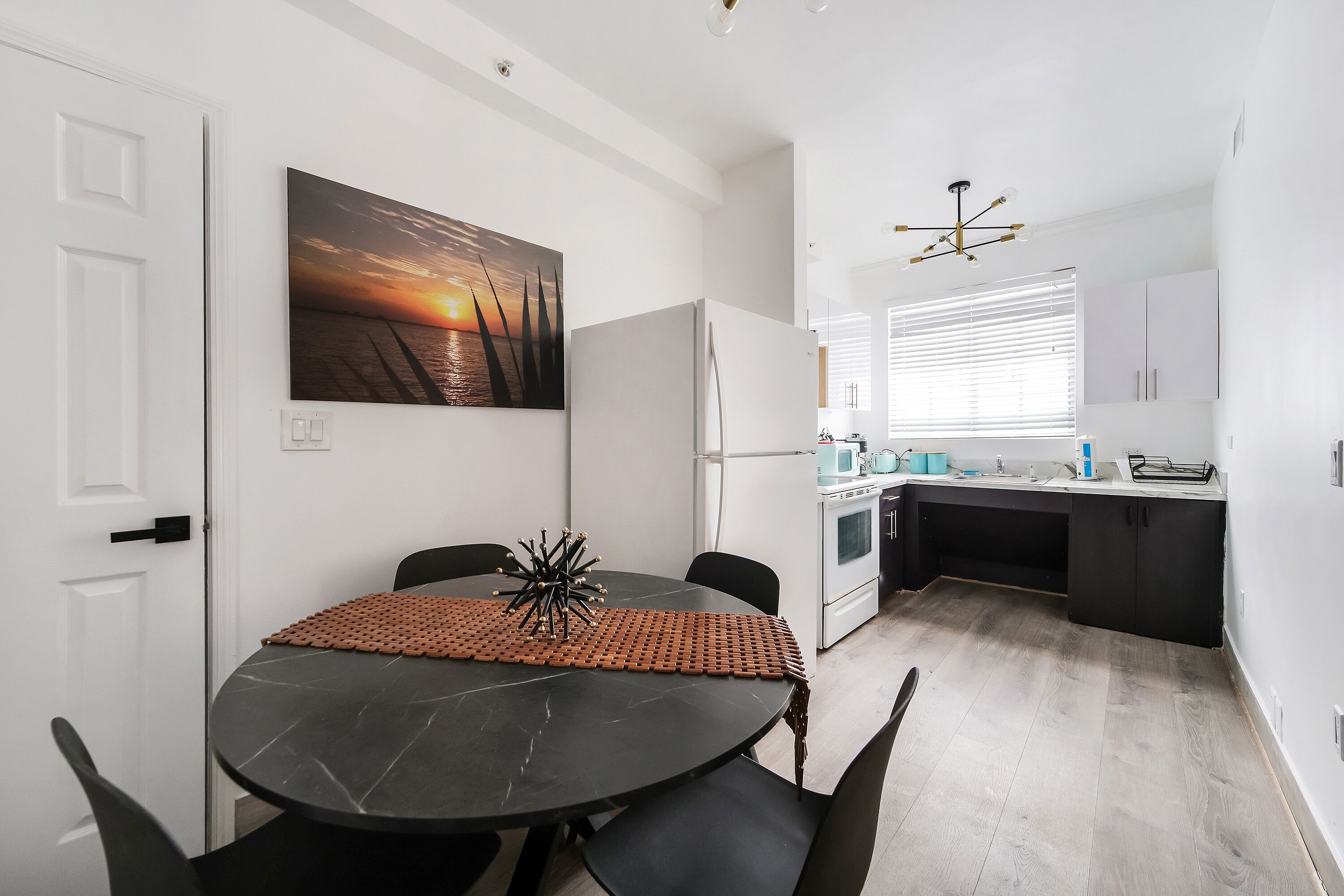 Apartamento Familiar, 2 quartos, 2 casas de banho (Self check-in) | Refeições no quarto