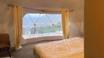 Quarto Duplo Deluxe, vista para o lago | Quartos insonorizados, ferro/tábua de engomar, Wi-fi grátis