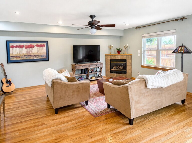 Spacious 3-bedroom Condo In Cool Durango For Your Getaway, 10 Mins To Downtown! - Durango, CO