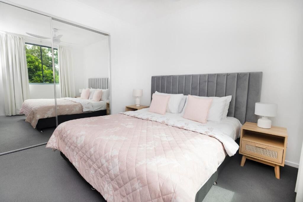 Apartamento Superior, varanda | Cofre no quarto, com decoração personalizada 
