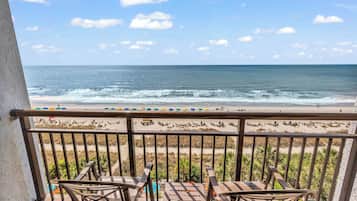 Condo conforto, 1 quarto, sacada, vista para o oceano | Sacada