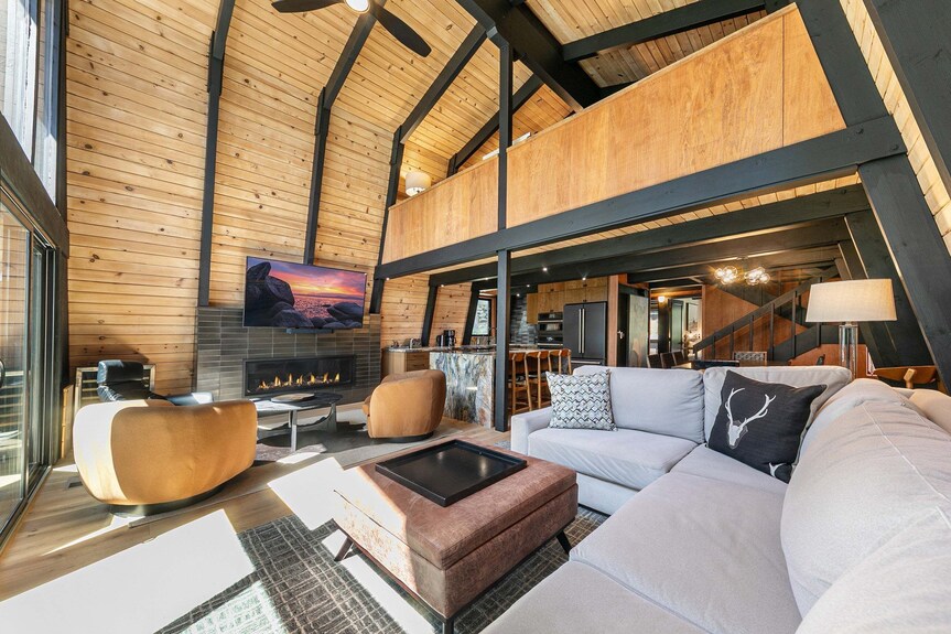 Mountain Modern By Tahoe Getaways - Remodeled 3br W/ Bonus Room & Lake Views! - Tahoe City, CA