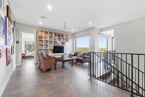 Quarto, 1 quarto, sacada, vista para o jardim | Parte interna