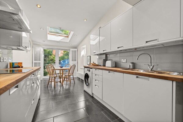 Reading Station - Modern Home W Garden Sleeps 6 - Reading