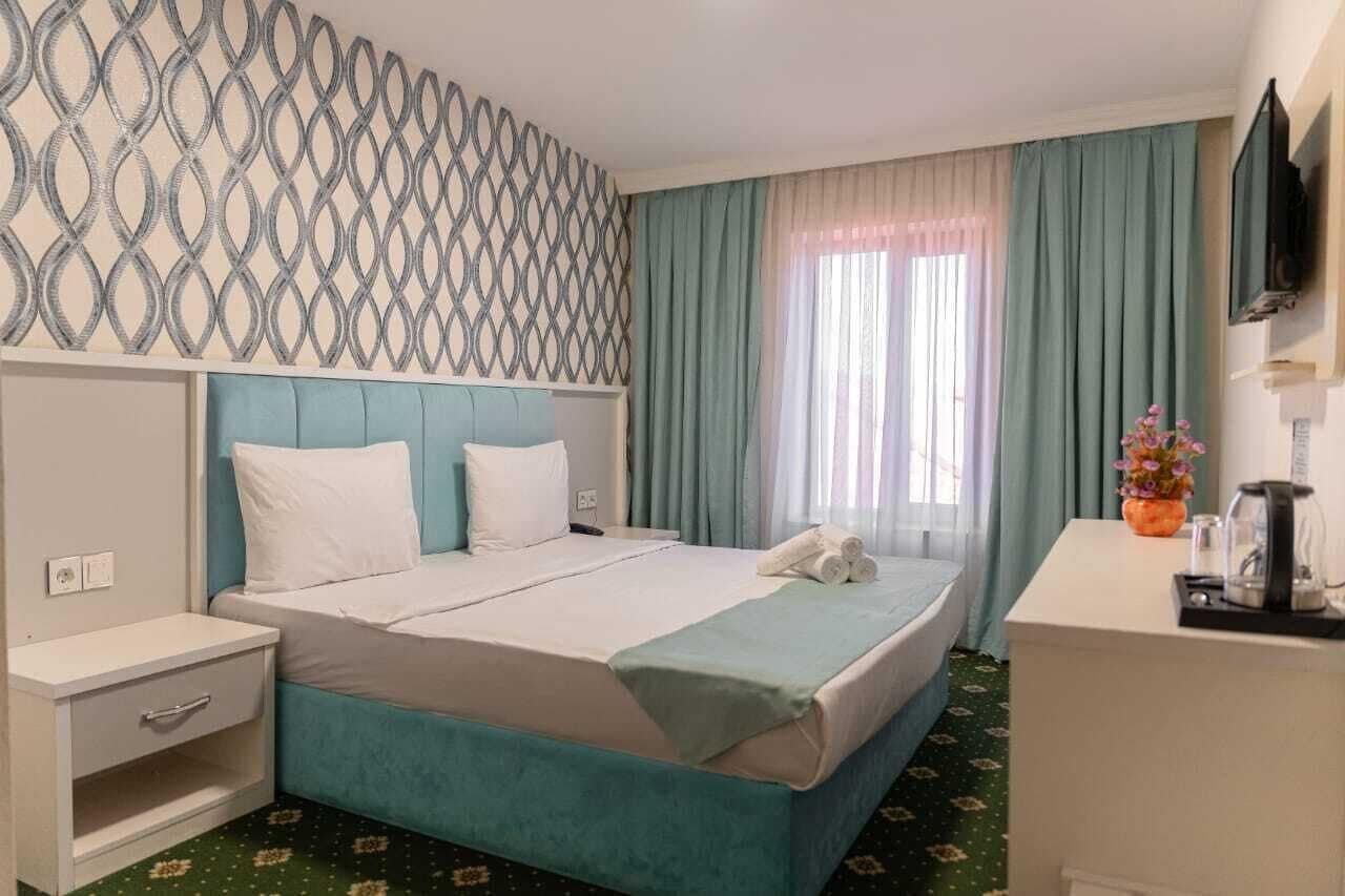 Quarto Duplo ou Twin Standard, Vista para a cidade | Roupa de alta qualidade, minibar, cofre no quarto 