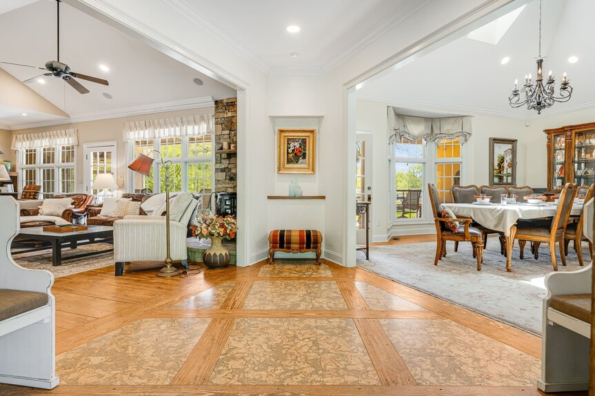 Private Estate W/ Pool + Guest Suite | Free Tix - Hendersonville, NC