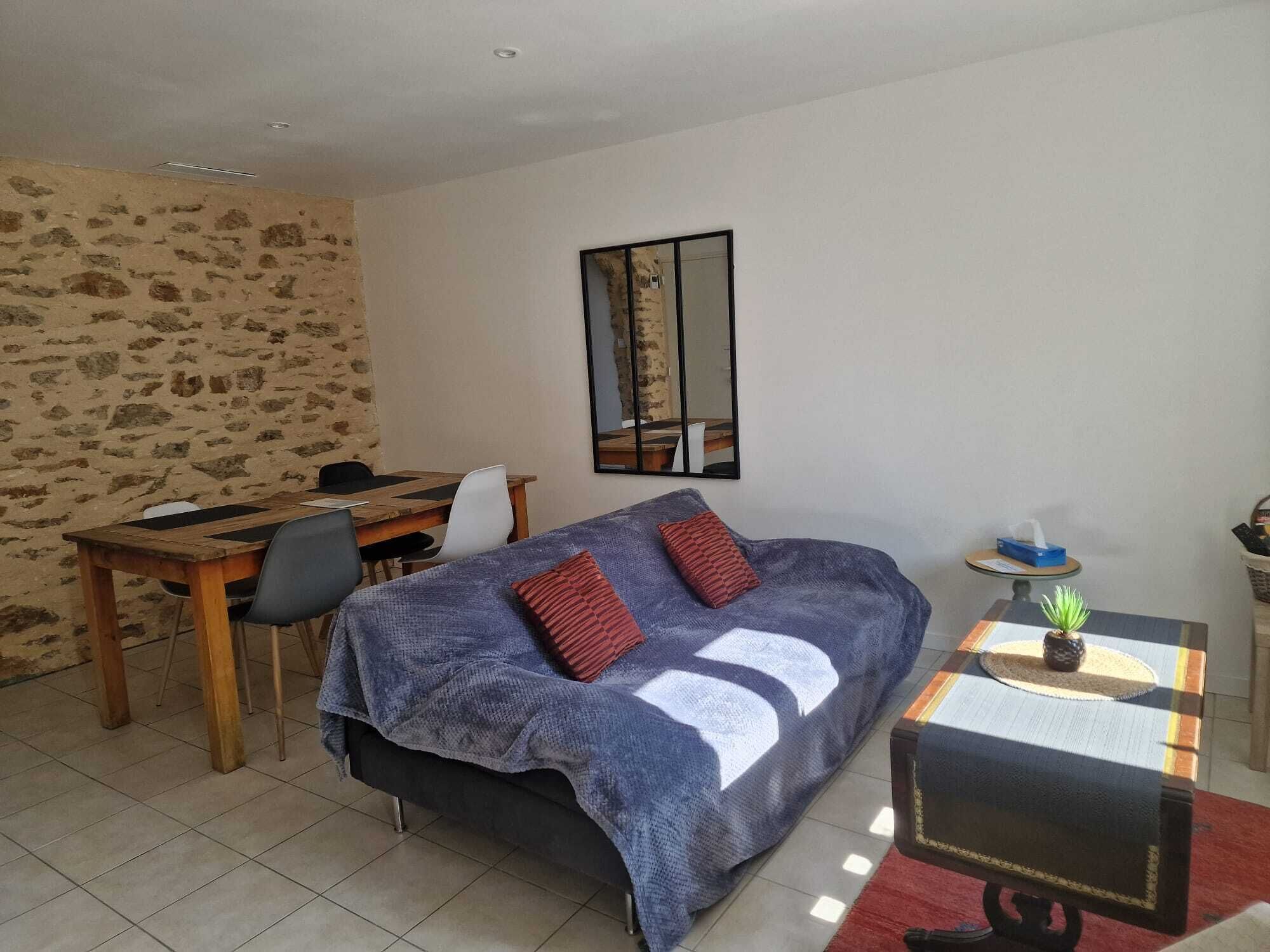 Jolie Maison En Pierre Entièrement Rénovée 15a - Laval, France