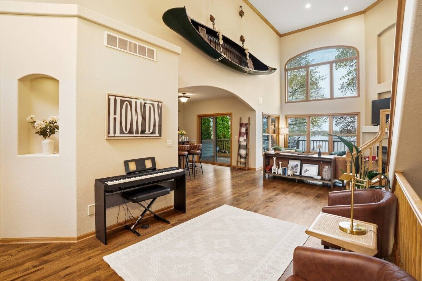 Lakefront Retreat On Okauchee | Theater, Hot Tub, Bunk Room + 50 Frontage - Oconomowoc, WI