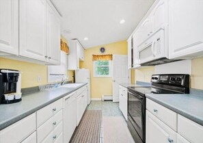 Suite, varanda, vista para a piscina | Cozinha privada