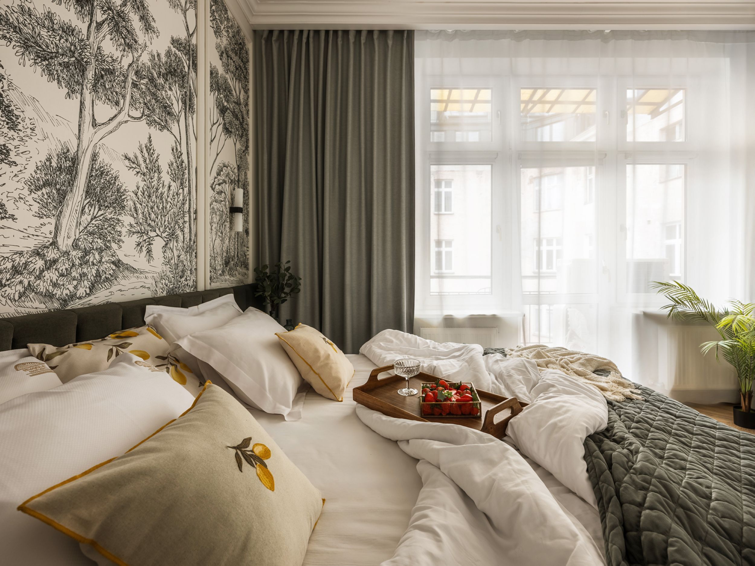 Apartamento família, sacada, vista para o pátio | Individualmente decorados, individualmente mobiliados