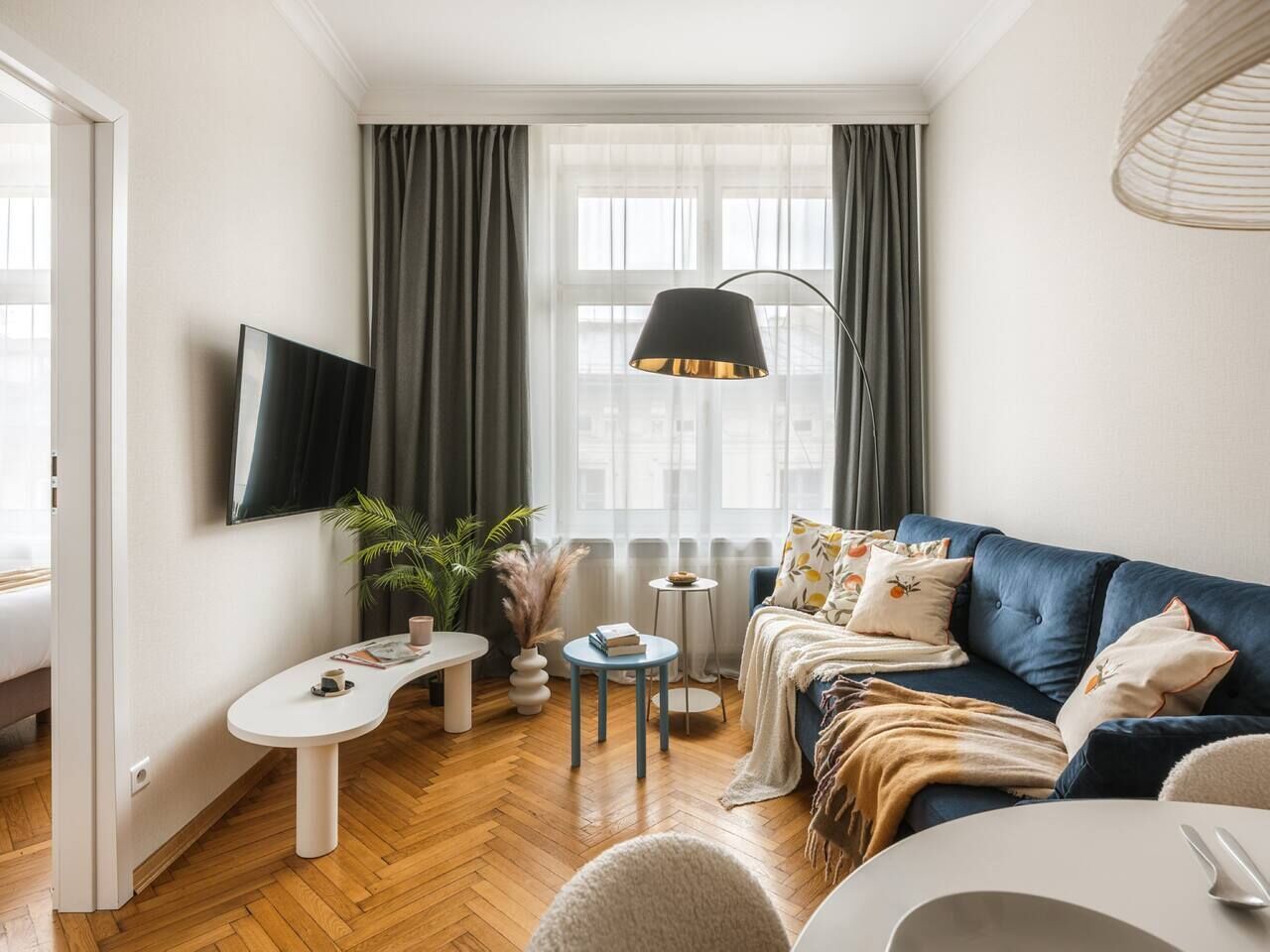 Apartamento Standard, Vista para a cidade | Sala | Smart TV 