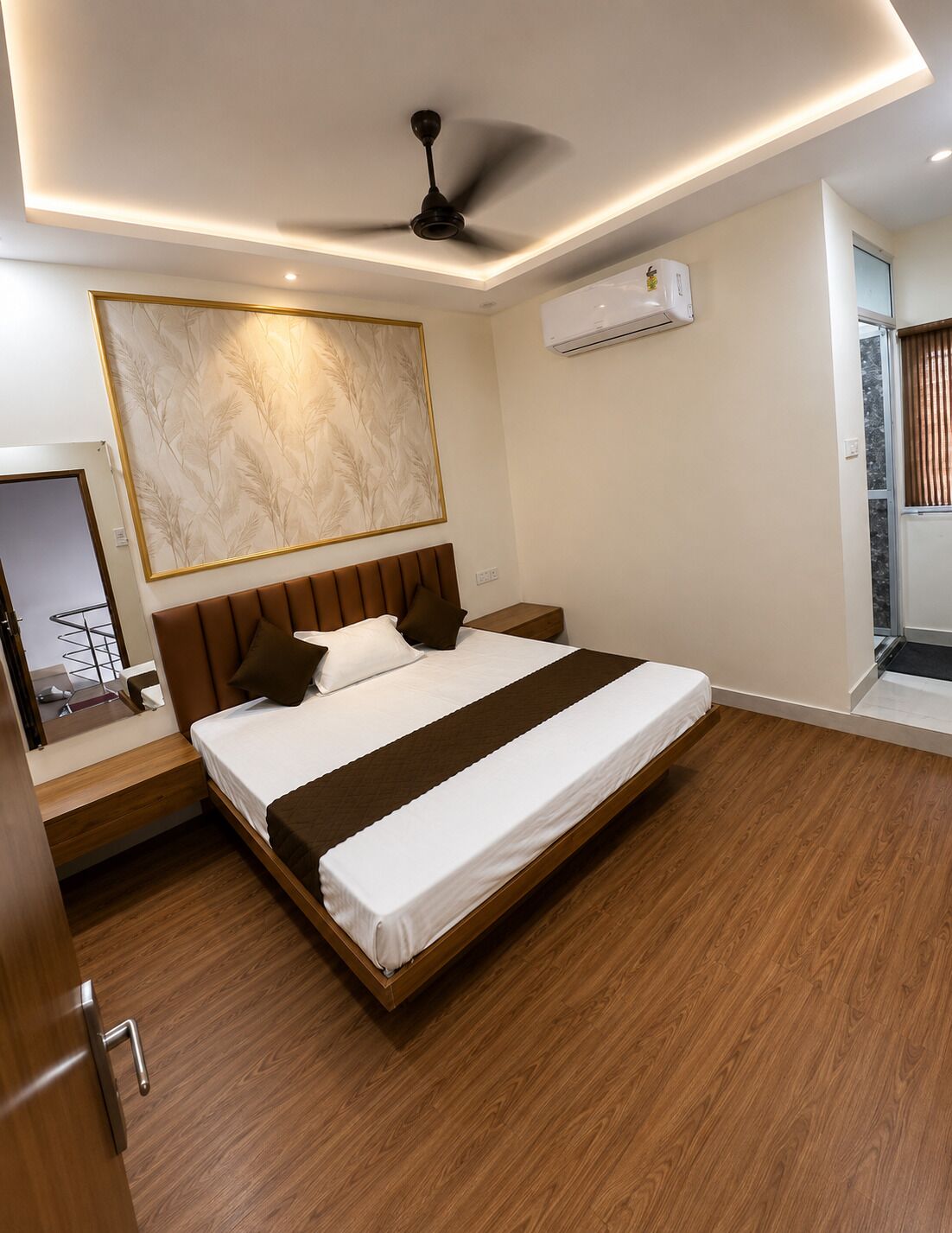 Quarto luxo | Escrivaninha, Wi-Fi de cortesia, roupa de cama