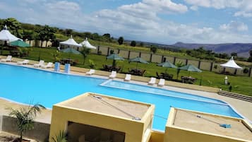 Quarto casal luxo, vista para a montanha | Vista da sacada