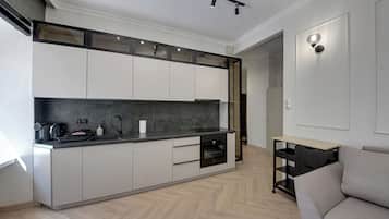 Apartamento | Kitchenette privada | Uma cafeteira/bule, uma chaleira elétrica