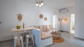 Luxury Cycladic Residence, Ground Floor | Refeições no quarto