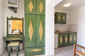 Quarto Triplo, varanda, vista para o mar | Interior