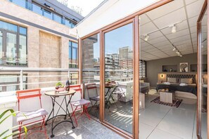 Quarto Triplo Premium | Terraço/pátio interior