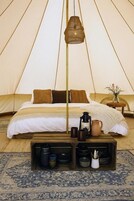 Tenda Comfort, vista para o jardim | Pormenores do interior