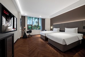 Quarto Twin Empresarial, várias camas, não fumadores, serviço de limpeza e arrumação | Edredões de penas, camas de colchão Select Comfort, minibar grátis 