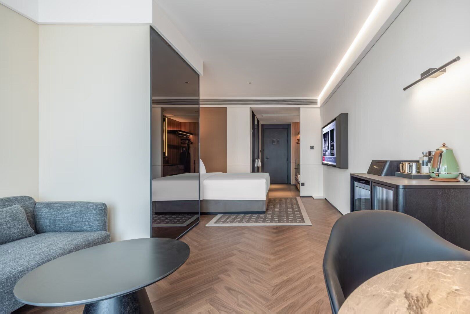 Quarto Individual Básico | Minibar grátis, ferro/tábua de engomar, roupa de cama fornecida 