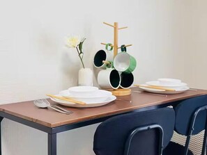 Quarto Triplo Superior, varanda, Vista para a cidade | Restaurantes