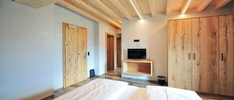 Quarto Quádruplo Premium | Cofre no quarto, cortinas/cortinados opacos, Wi-fi grátis