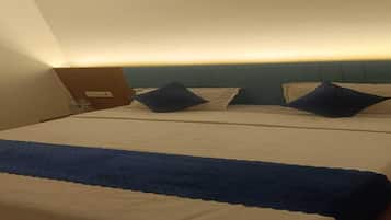 Quarto Duplo Deluxe | Secretária, secretária adequada para computadores portáteis