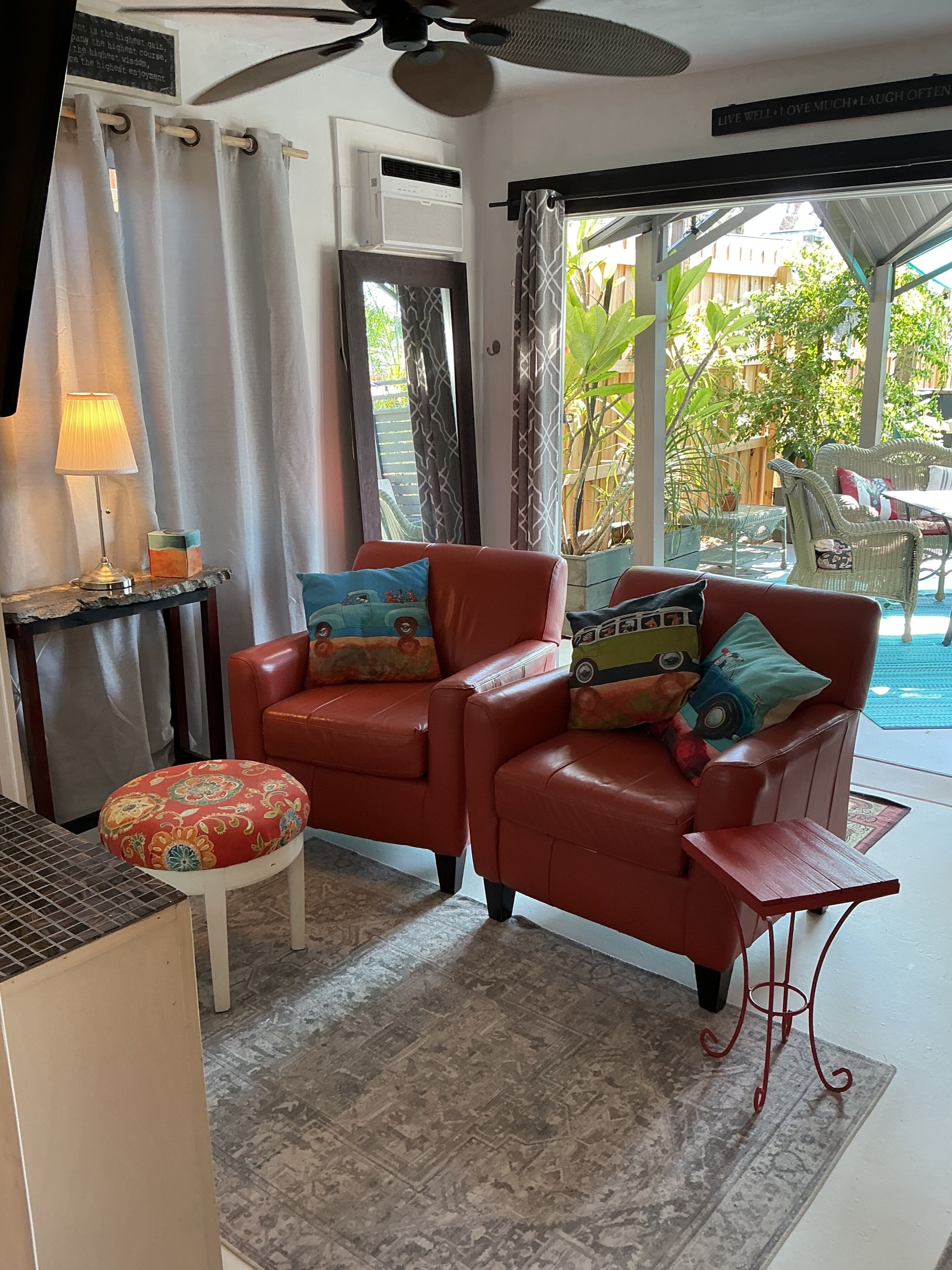 The Chelsea Cottage, Charming 1 Bed 1 Bath On Privately Own Bayfront Property. - Venice Beach, FL