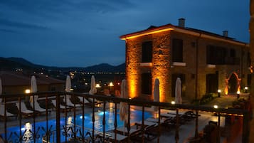 Piscina externa sazonal