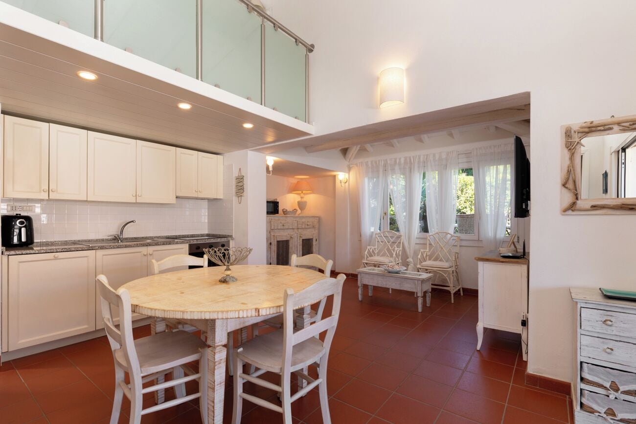 Apartamento, 2 quartos, vista para o mar | Cozinha privada | Máquina de café expresso, cafeteira/chaleira, chaleira elétrica