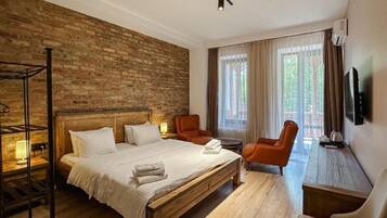 Quarto Duplo Deluxe, vista para o rio | Secretária, Wi-fi grátis