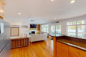 Casa de Campo, várias camas (Bears Den at Acorn Dr) | Sala de estar