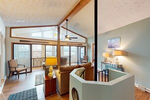 Casa, várias camas, pátio (Otter Crossing) | Sala de estar