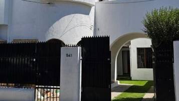 Fachada da propriedade