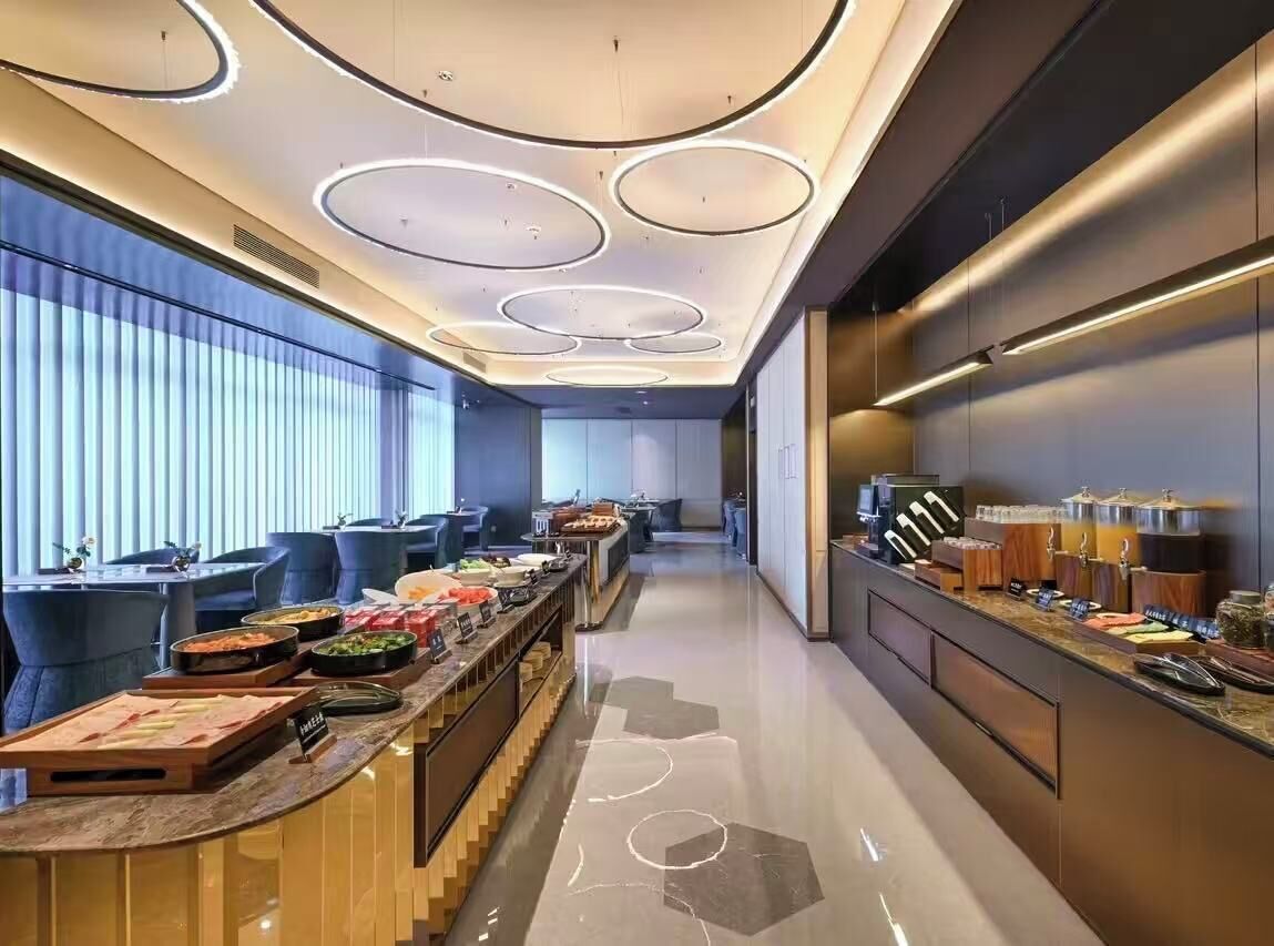 Café da manhã com buffet todos os dias mediante uma taxa