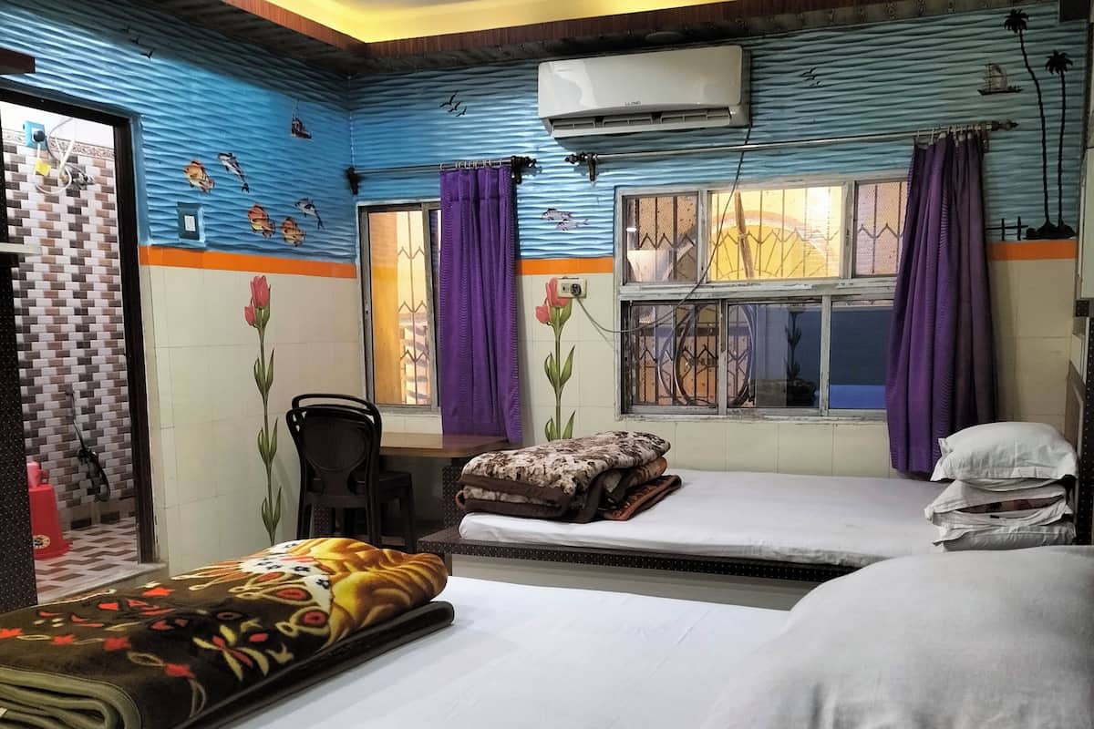 Quarto Familiar, 2 camas de casal, 2 casas de banho | Wi-fi grátis, roupa de cama fornecida