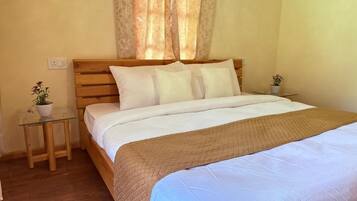 Quarto Duplo Premium, varanda, vista para a colina | Wi-fi grátis