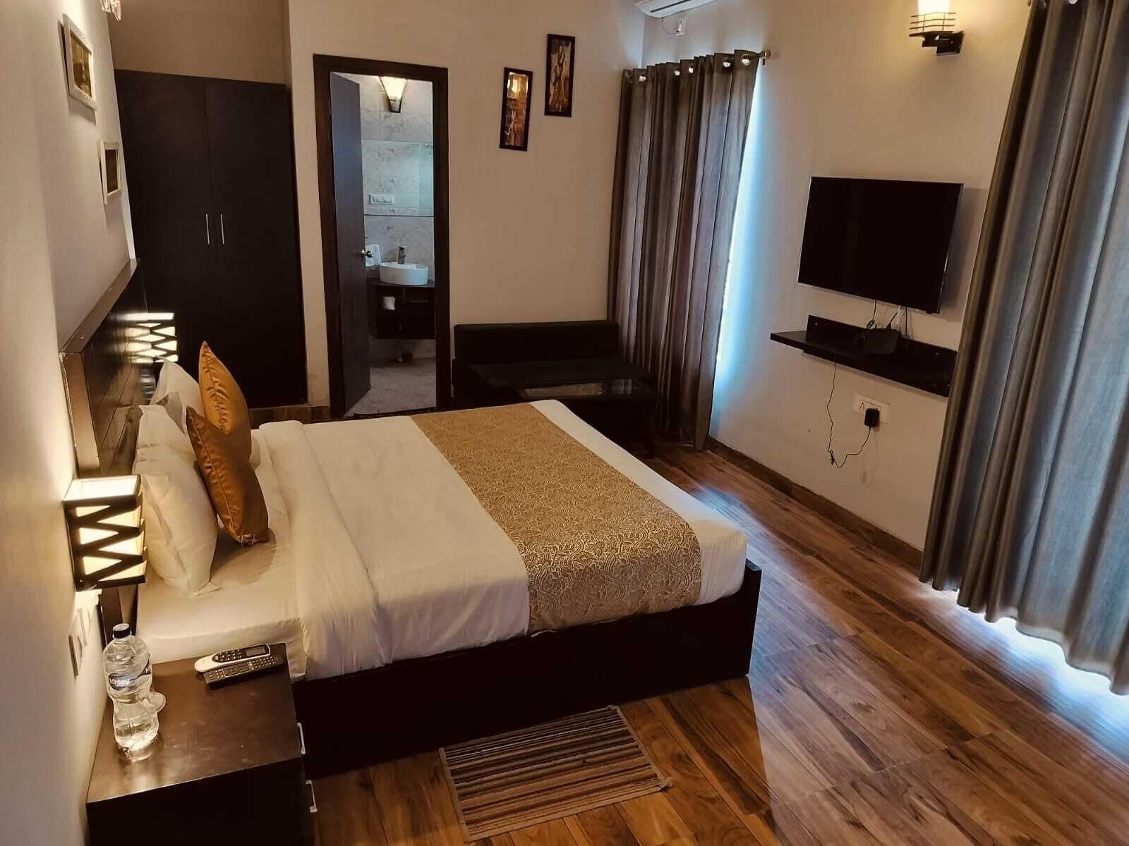 Quarto Duplo Deluxe, Vista para a cidade | Secretária, Wi-fi grátis 