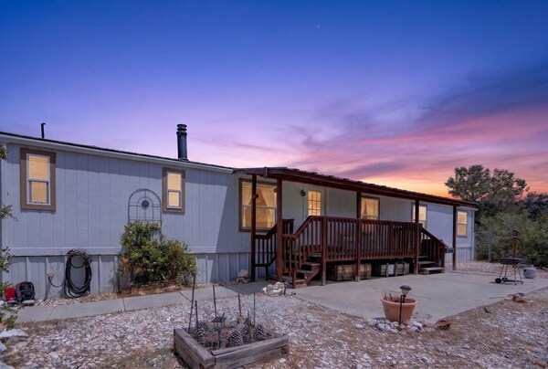 Tehachapi 12-guest Group Escape 5 Bedroom Home - Tehachapi, CA