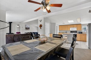 Casa, 5 quartos | Restaurantes