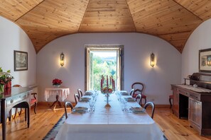 Villa, 5 quartos, vista para a montanha | Restaurantes