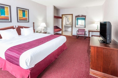 Days Inn by Wyndham Tiffin