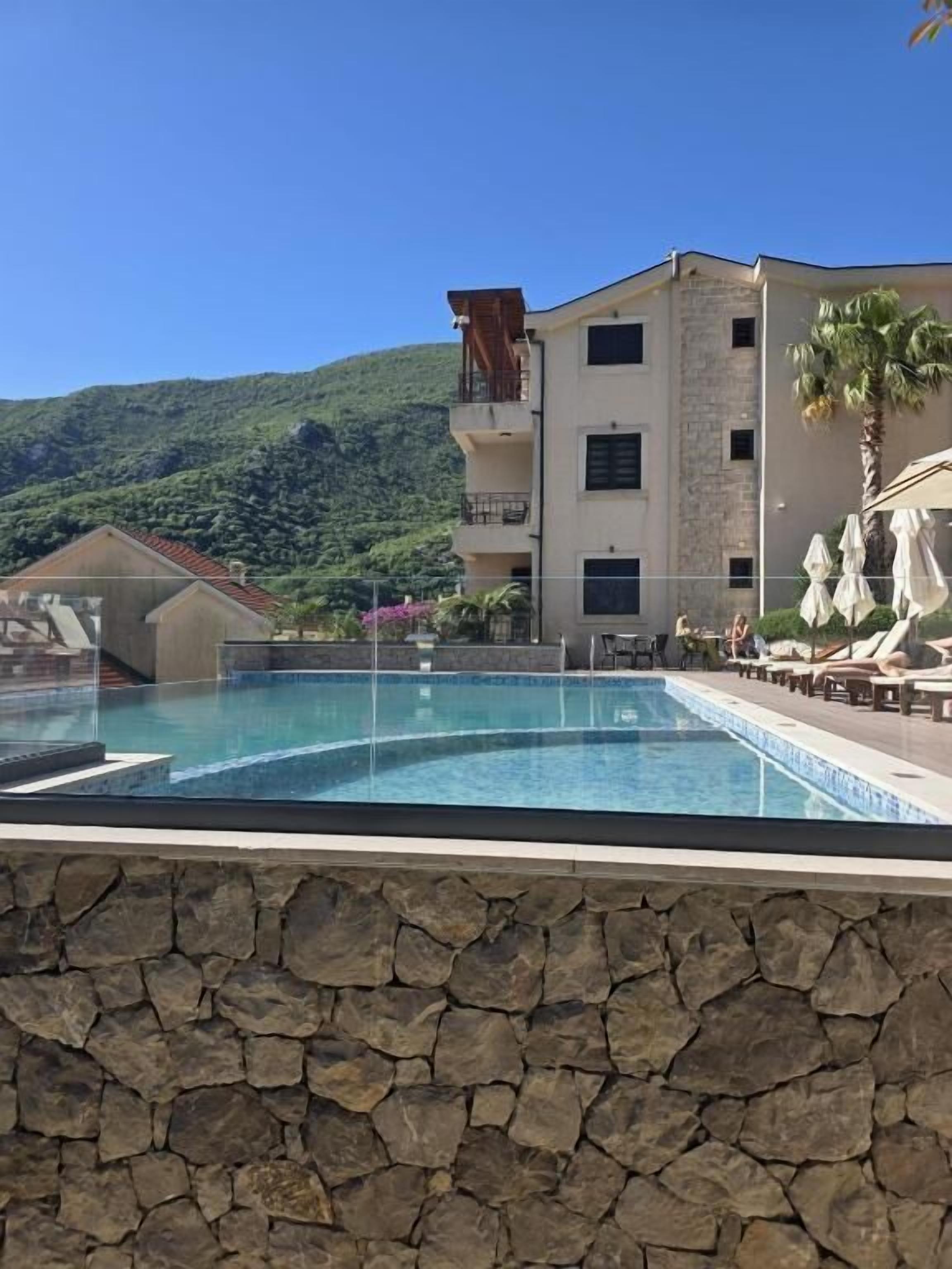 Piscina exterior sazonal 