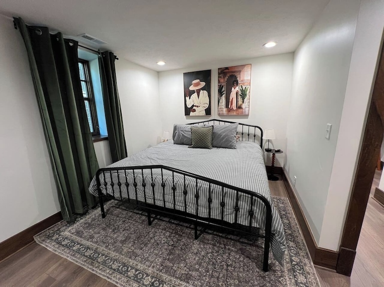 The Candlelight Cellar On 10th | Fourplex - Omaha, NE