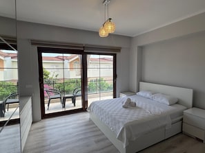 Villa Deluxe | Cortinas/cortinados opacos, quartos insonorizados 