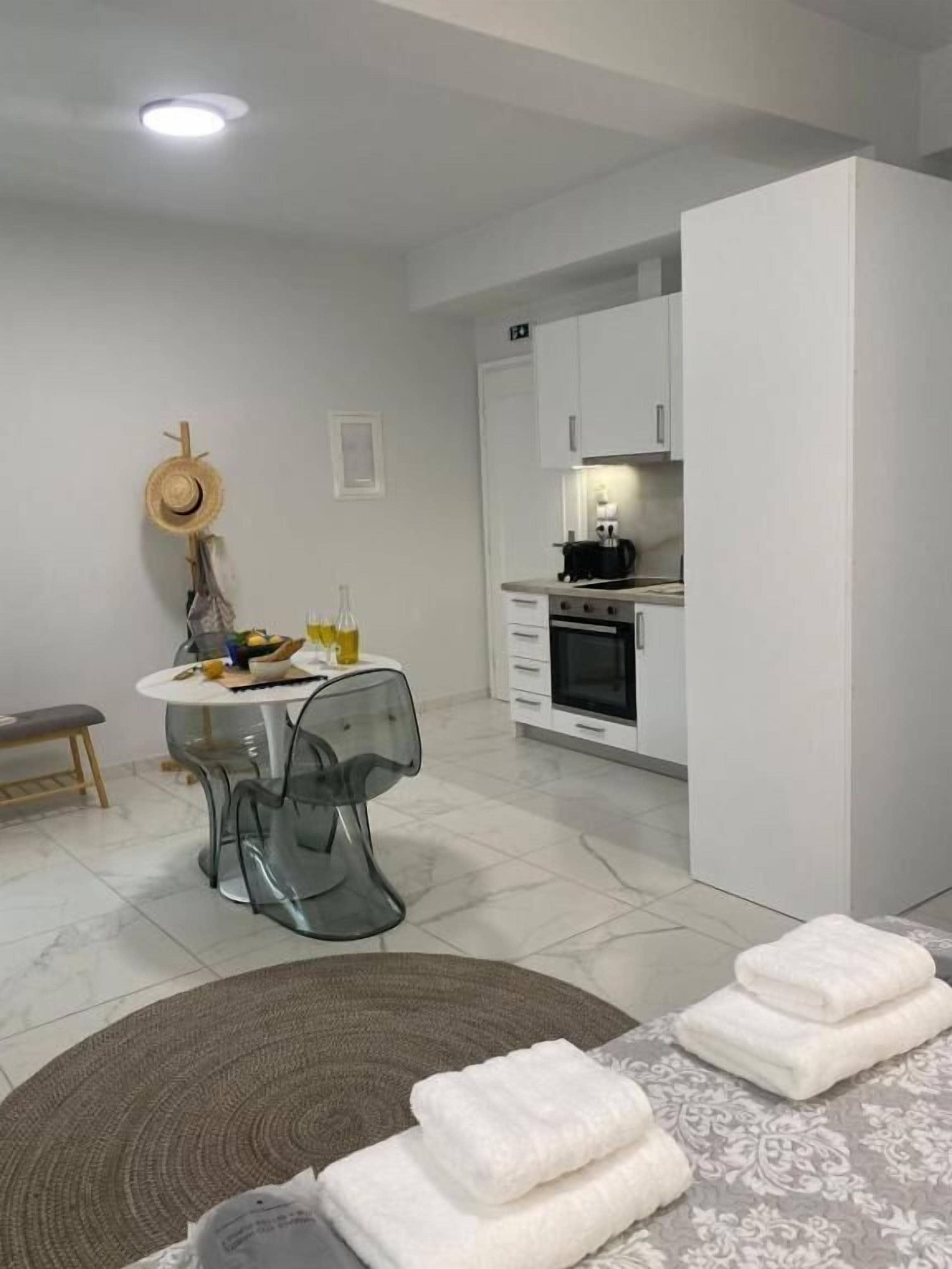 Apartamento, sacada, vista para a cidade | Parte interna