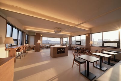 Woryeong Hotel By NewCZ
