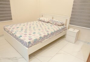 Apartamento luxo | Escrivaninha, espaço de trabalho para notebook