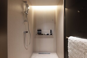 Quarto Duplo Comfort | Casa de banho | Artigos de higiene pessoal grátis, um secador de cabelo 