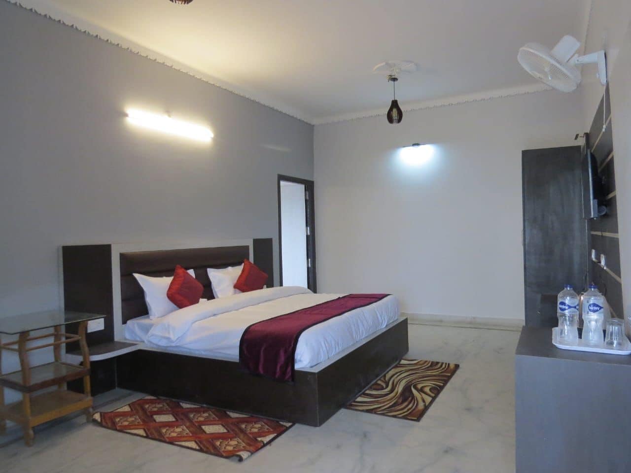 Quarto Duplo Deluxe, Vista para a cidade | Secretária, Wi-fi grátis 